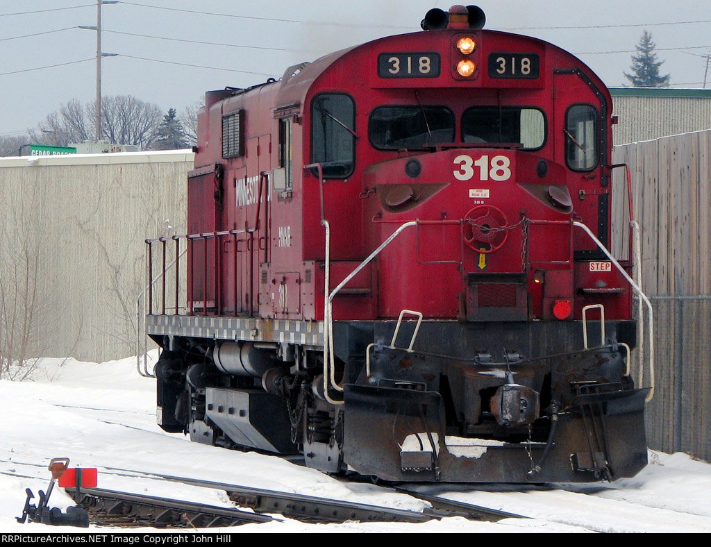 110105014 MNNR 318 Rolls Past Amtrak Midway Station